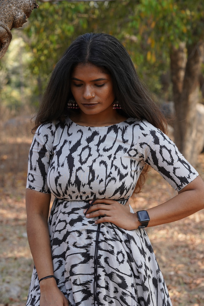 Grey Rose – Navya Dachepally